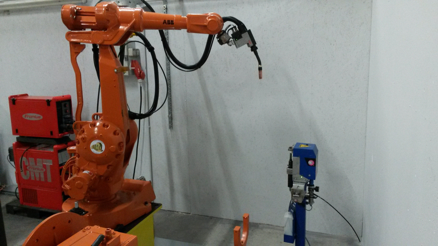 ABB Robotic Arm IRB 2400-10/1.55 Industrial 6 Axis Welding Robot With Megmeet