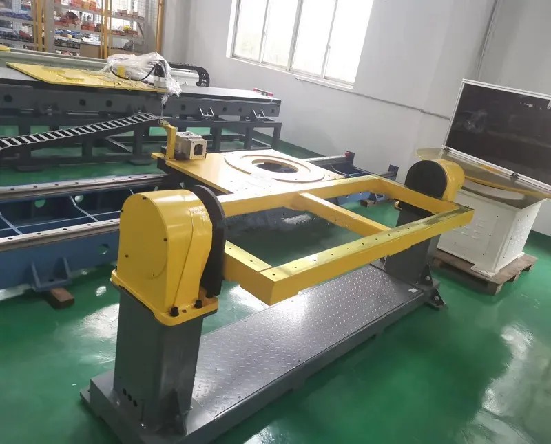 Fanuc ARC Mate 120iD Welding Robot 6 Axis With OTC Welder And CNGBS ...