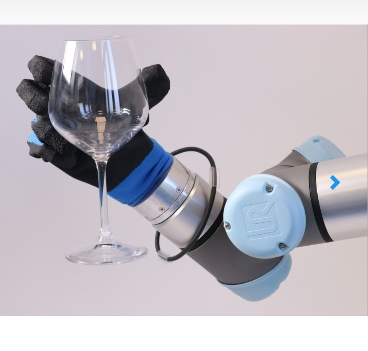 Flexible Cobot Robot 10kg Payload Ur Robot With Qb Softhand Gripper Pc Software Programming For